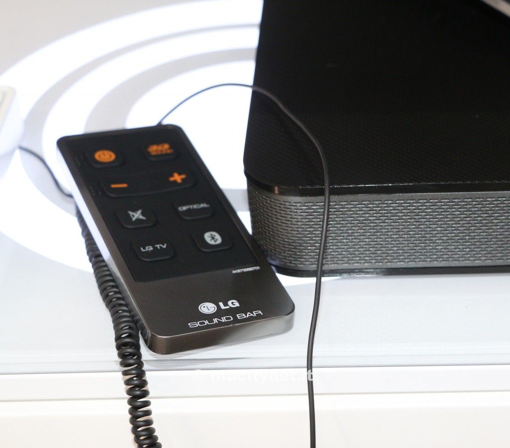 LG Soundplate: soundbar per TV che collega anche a smartphone e tablet ...