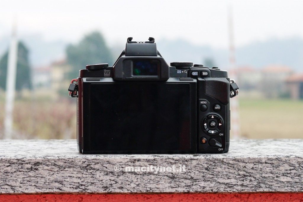Recensione Olympus OM-D EM-5 fotocamera Micro Quattro Terzi
