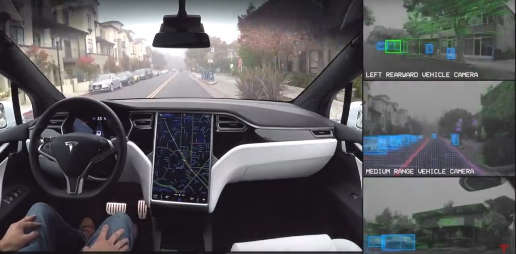 Tesla mostra i muscoli: in video come funziona la guida autonoma ...