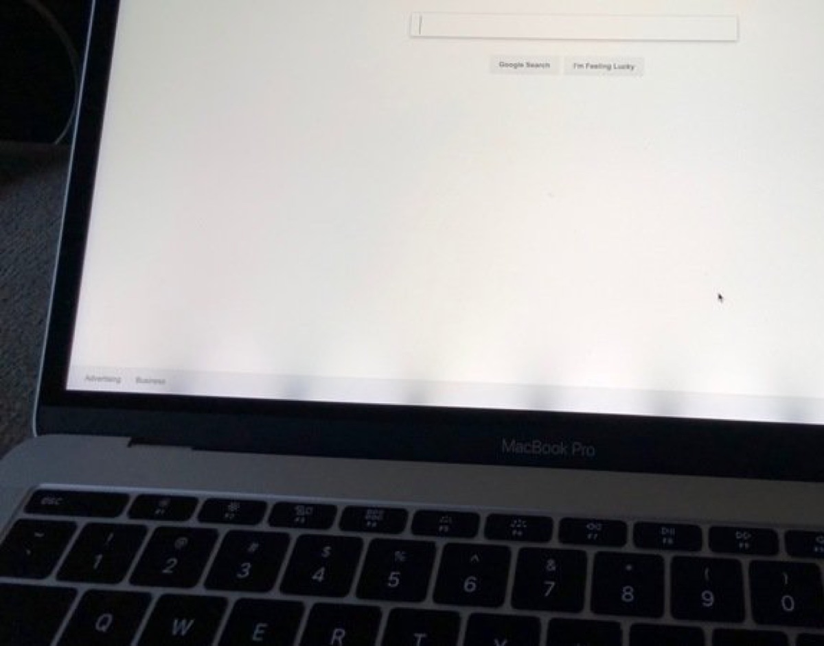 Apple vince la causa per il difetto Flexgate dei MacBook Pro - macitynet.it