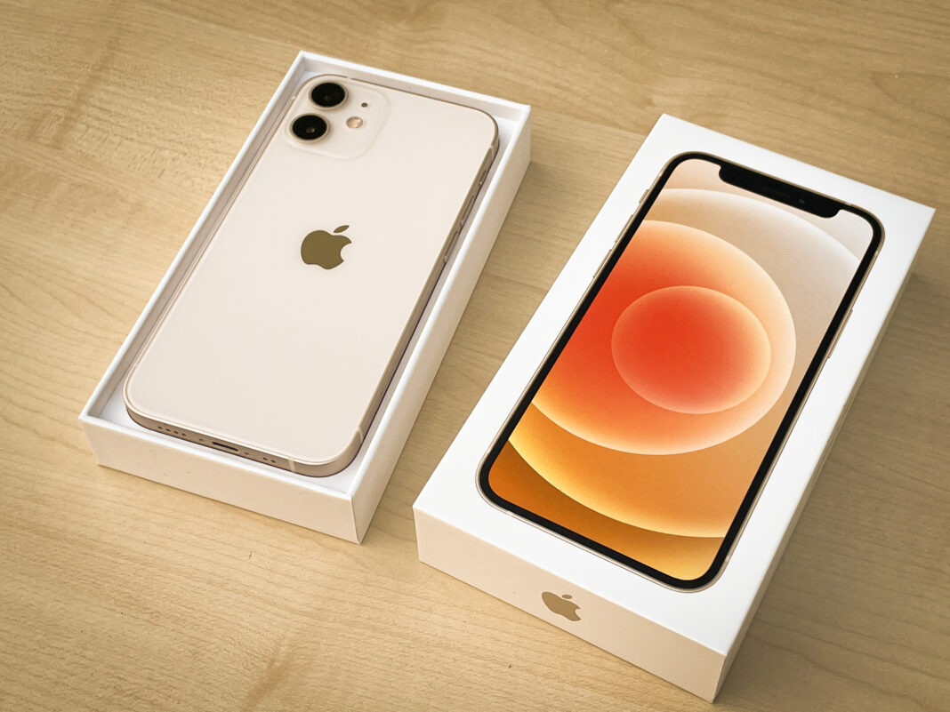 iPhone 12 mini 128 GB al minimo storico: 779 euro (invece che 889€) su ...