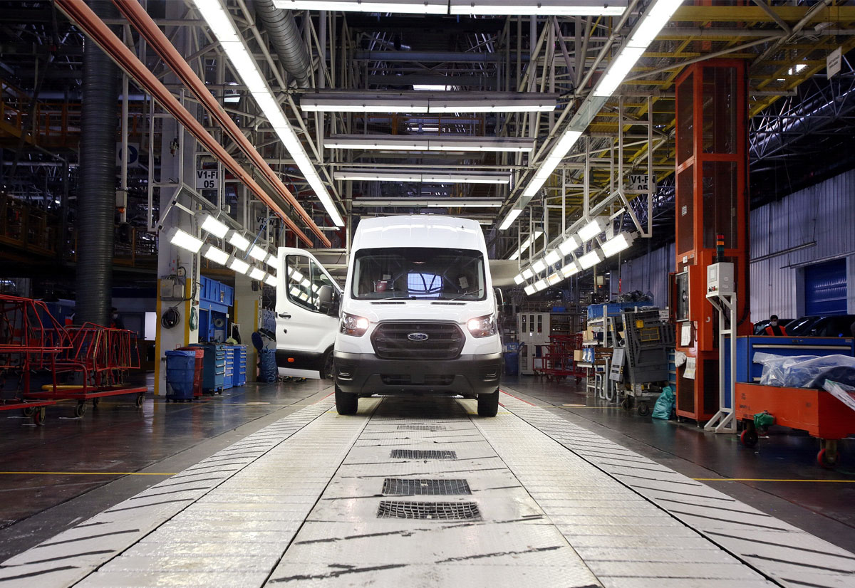 Ford Pro E-Transit, il furgone elettrico è pronto per l’Europa ...