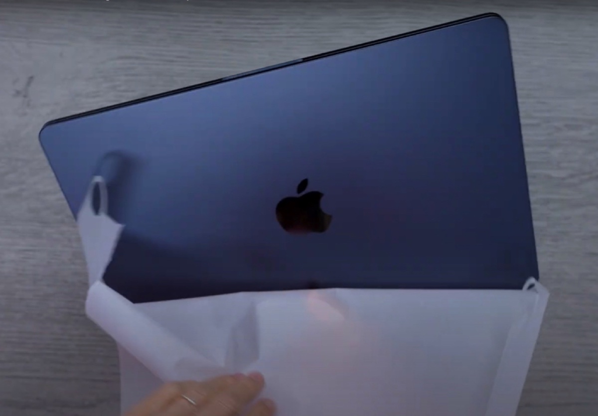 MacBook Air M2 è qui, unboxing e attesa per chi ordina ora - macitynet.it