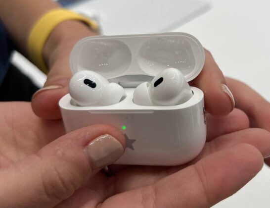 AirPods Pro 2022 migliorano tutto ma non il design nelle recensioni ...