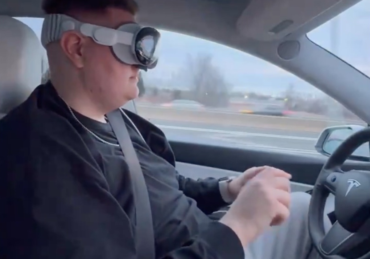Non usate Apple Vision Pro su Tesla con Autopilot, il video - macitynet.it