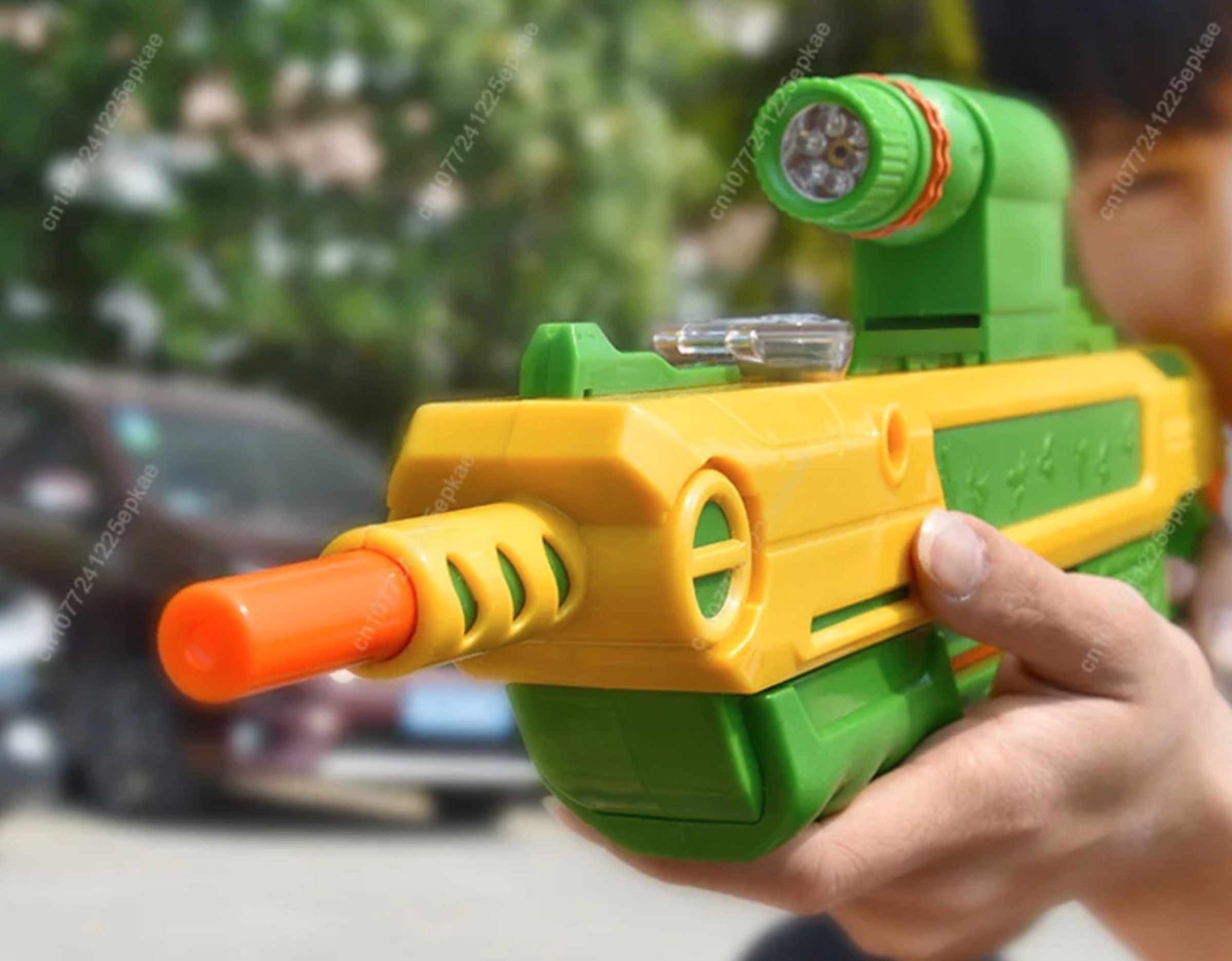 Col fucile spara-sale Salt Power Gun vi liberate di mosche e zanzare ...