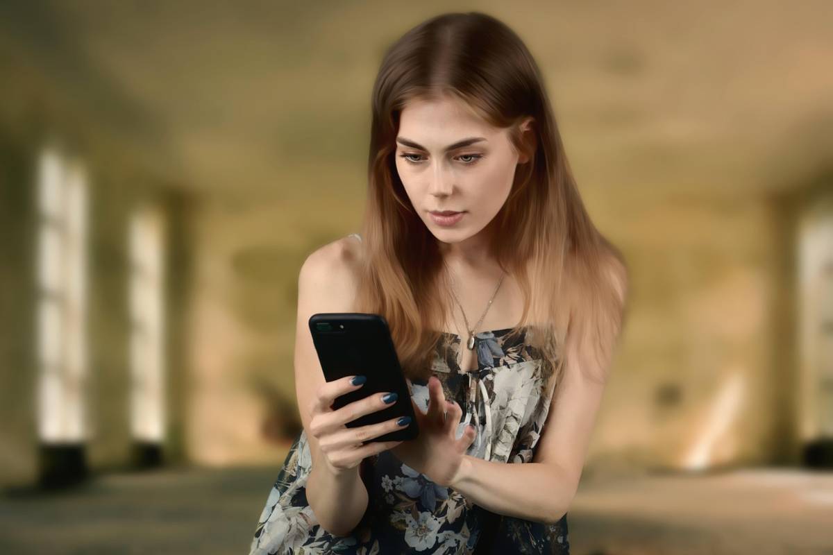 Allarme SMS truffa, un solo clic e ti svuotano il conto: ecco il messaggio da non aprire ...